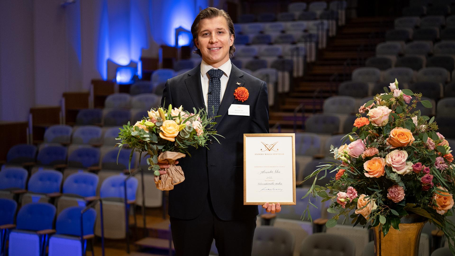 Alexander Silén awarded this year's Anders Wall scholarship | Hanken